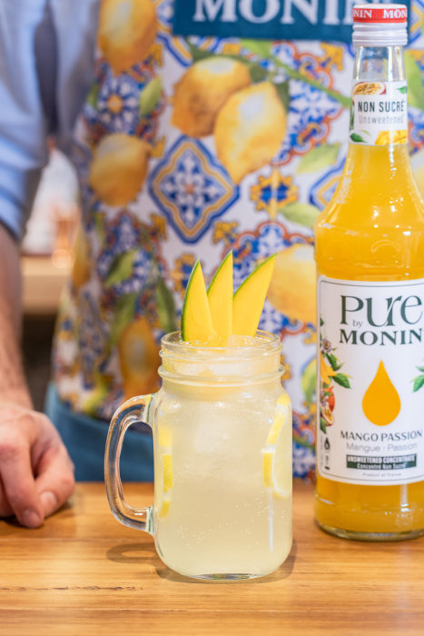Syrop bez dodatku cukru PURE by MONIN - Mango Marakuja 0,7 L - Konesso.pl