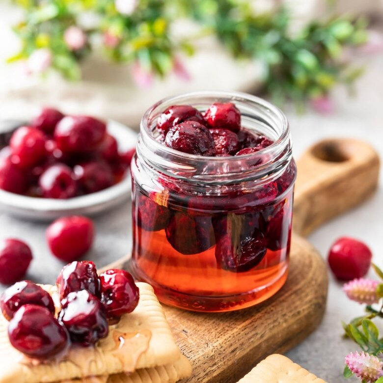 Wiśnie w miodzie Krupiec 220g - Konesso.pl